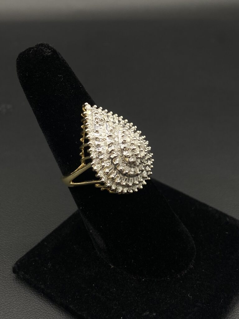 10k teardrop shaped diamond ring - Tamayo's Jewelry