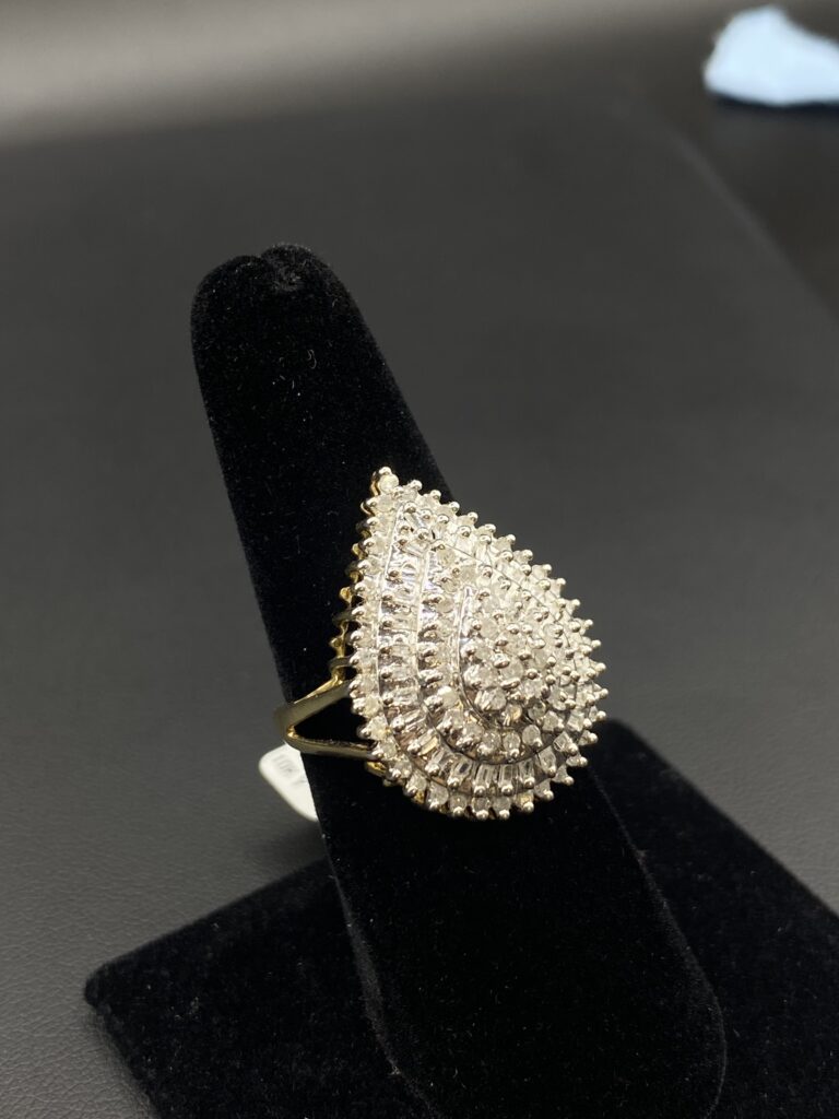 10k teardrop shaped diamond ring - Tamayo's Jewelry